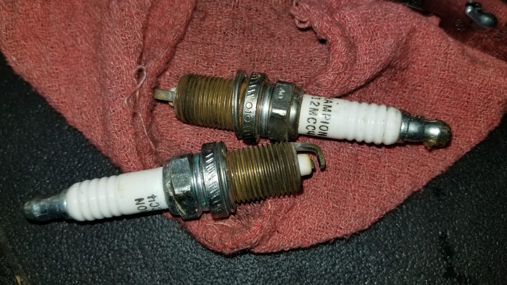 Cracked Spark Plug Symptoms: Signs and Issues to Watch For