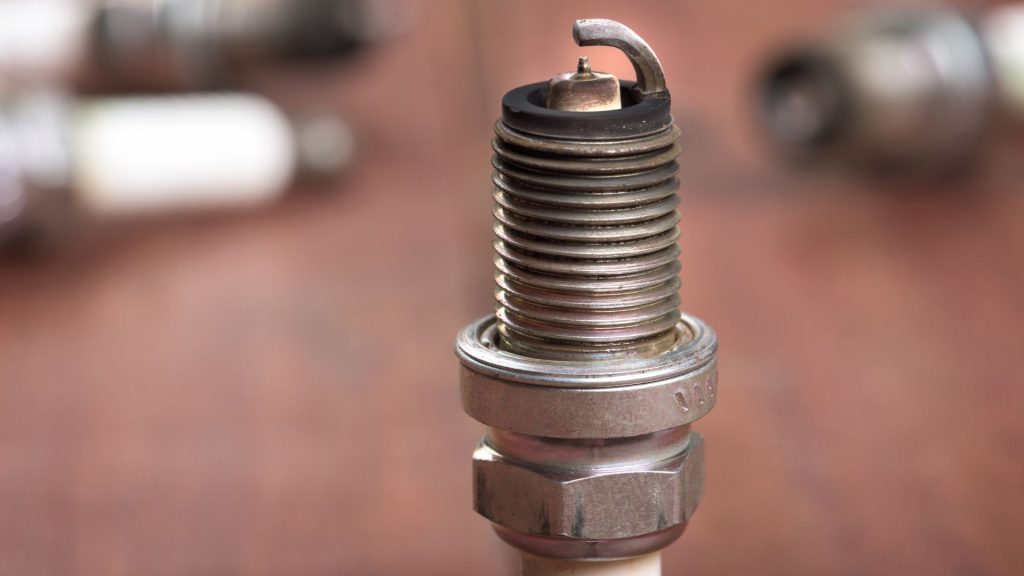 Cracked Spark Plug Symptoms: Signs and Issues to Watch For