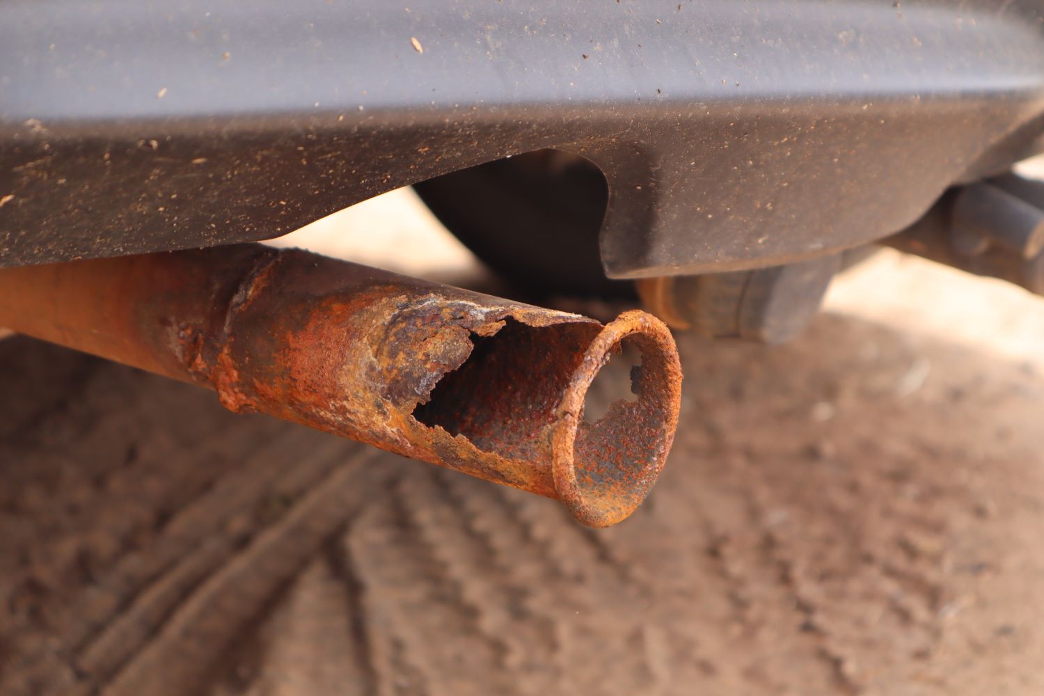 Why Is a Broken Exhaust System Dangerous? Experts Explain